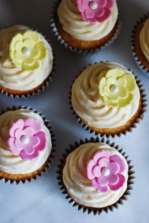 Spring Flower Cupcakes - Afternoon Crumbs